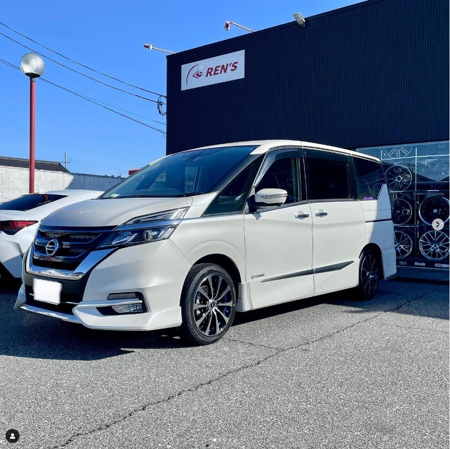 セレナ シュナイダーRX-01 | カーショップレンズは長浜市のタイヤ＆ホイール専門店