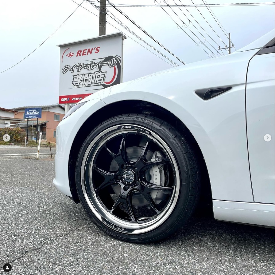 テスラ モデル3 RAYS ホムラ2×5RA | カーショップレンズは長浜市のタイヤ＆ホイール専門店