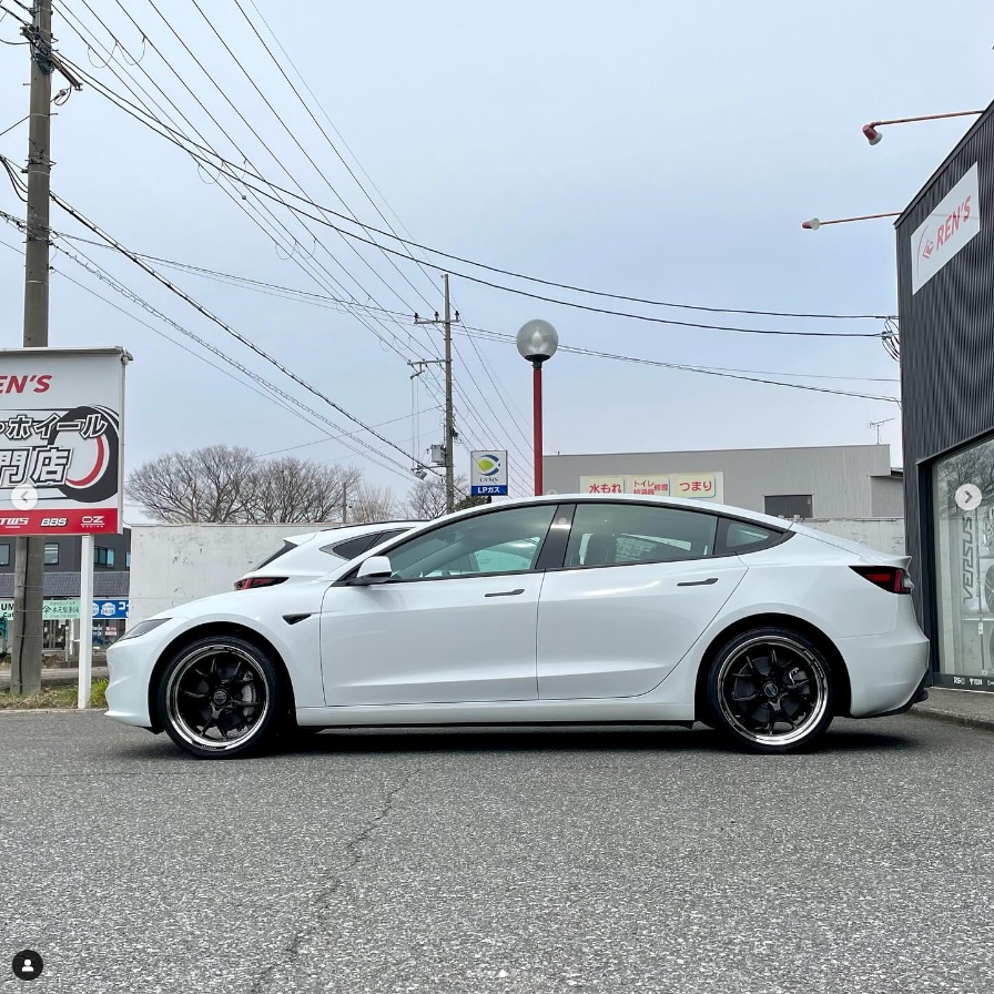 テスラ モデル3 RAYS ホムラ2×5RA | カーショップレンズは長浜市のタイヤ＆ホイール専門店