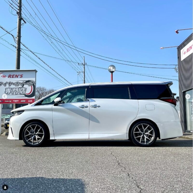 40系アルファード RAYS ベルサス クラフトコレクションVV21S | カーショップレンズは長浜市のタイヤ＆ホイール専門店