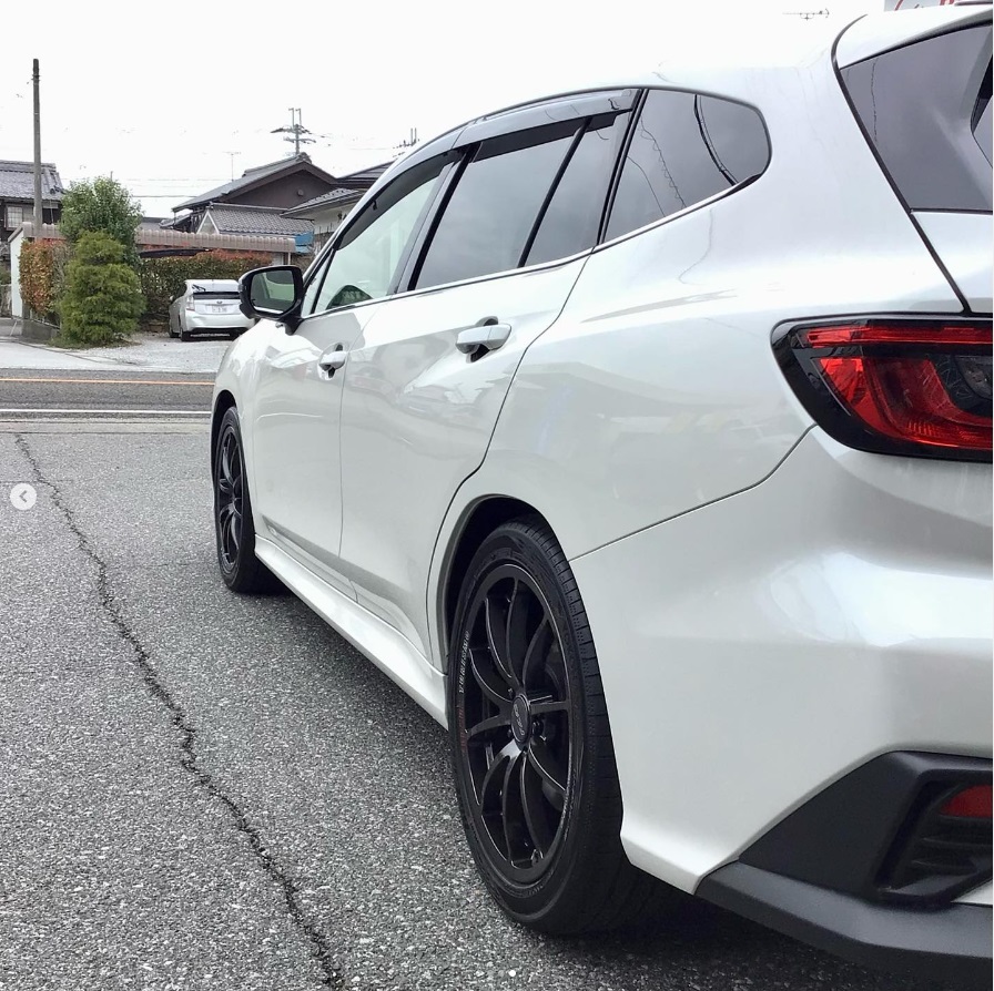 レヴォーグ RAYS ベルサス VT125S | カーショップレンズは長浜市のタイヤ＆ホイール専門店