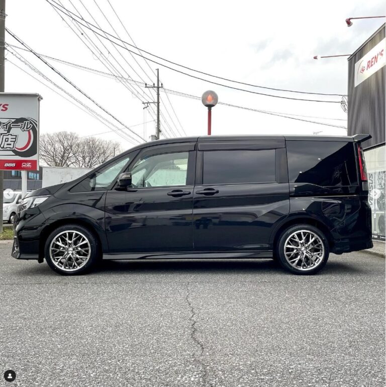 ホンダ ステップワゴン WEDS レオニスMV | カーショップレンズは長浜市のタイヤ＆ホイール専門店