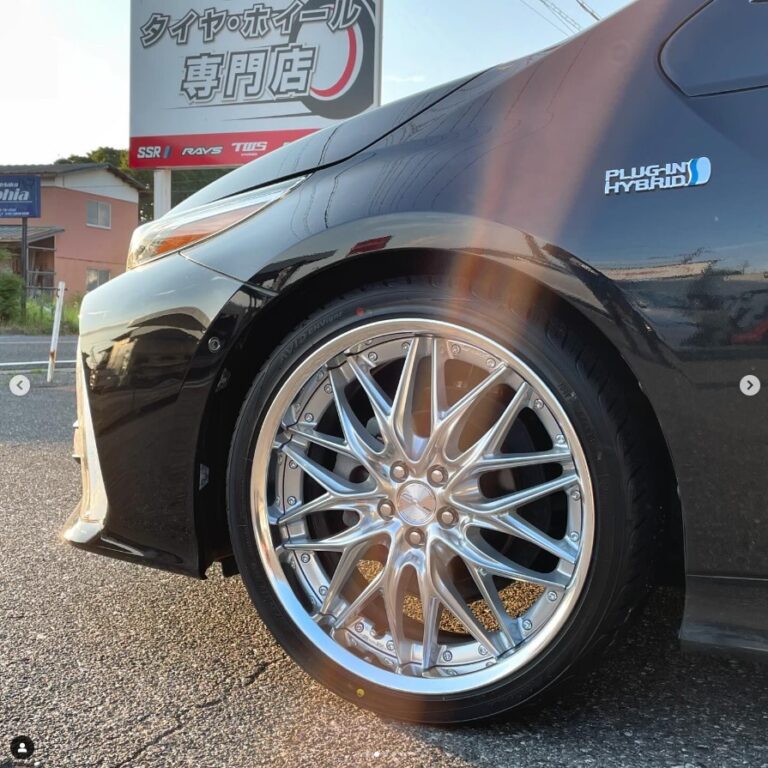 トヨタ プリウスPHV WORK シュヴァート クヴェル | カーショップレンズは長浜市のタイヤ＆ホイール専門店