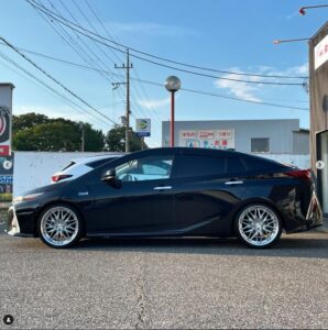 トヨタ プリウスPHV WORK シュヴァート クヴェル | カーショップレンズは長浜市のタイヤ＆ホイール専門店