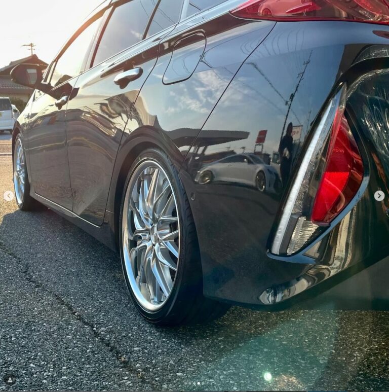 トヨタ プリウスPHV WORK シュヴァート クヴェル | カーショップレンズは長浜市のタイヤ＆ホイール専門店